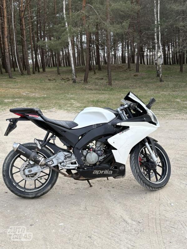 Balts Aprilia RS 2012 Gargždai, ar dzinēja tilpumu 0.05 L un nobraukumu 37 tūkst. km par 1400 €, foto 7 vietnē AUTOMOTO.COM.LV