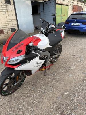 Balts Aprilia RS 2013 Viļņa, ar dzinēja tilpumu 0.05 L un nobraukumu 40 tūkst. km par 1000 €, foto 5 vietnē AUTOMOTO.COM.LV