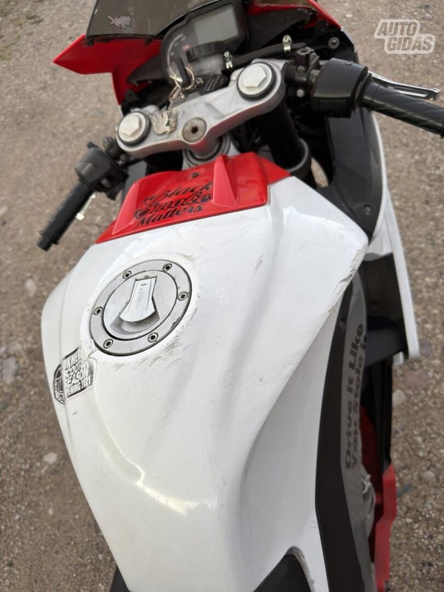 Balts Aprilia RS 2013 Viļņa, ar dzinēja tilpumu 0.05 L un nobraukumu 40 tūkst. km par 1000 €, foto 9 vietnē AUTOMOTO.COM.LV
