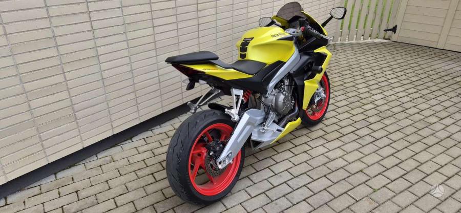 Dzeltens Aprilia RS 2025 Viļņa, ar dzinēja tilpumu 0.66 L un nobraukumu 4 tūkst. km par 8000 €, foto 5 vietnē AUTOMOTO.COM.LV