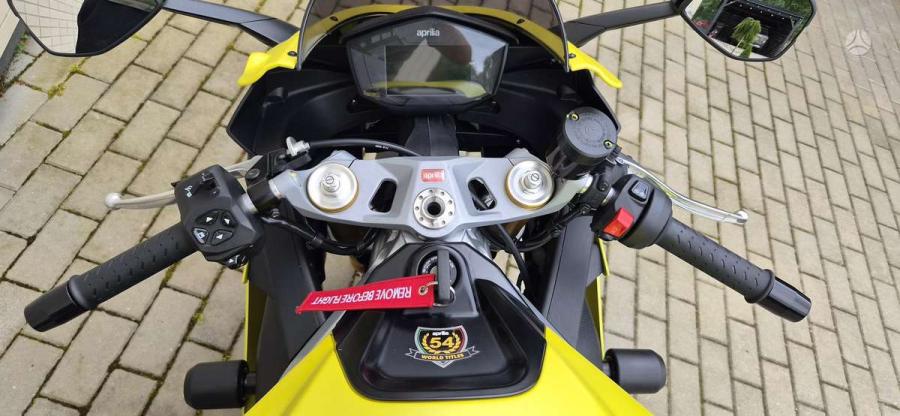Dzeltens Aprilia RS 2025 Viļņa, ar dzinēja tilpumu 0.66 L un nobraukumu 4 tūkst. km par 8000 €, foto 8 vietnē AUTOMOTO.COM.LV