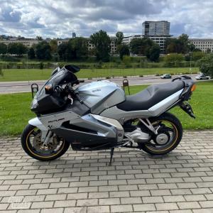 Pelēks Aprilia RST 2001 Viļņa, ar dzinēja tilpumu 1.00 L un nobraukumu 84 tūkst. km par 2600 €, foto  vietnē AUTOMOTO.COM.LV