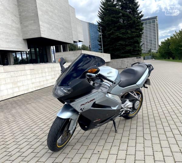 Aprilia RST 2001 in Vilnius on AUTOMOTO.COM.LV Grey Aprilia RST 2001 in Vilnius, with an engine capacity of 1.00 L and mileage of 84 thousand km for 2600 €, photo 10 on AUTOMOTO.COM.LV