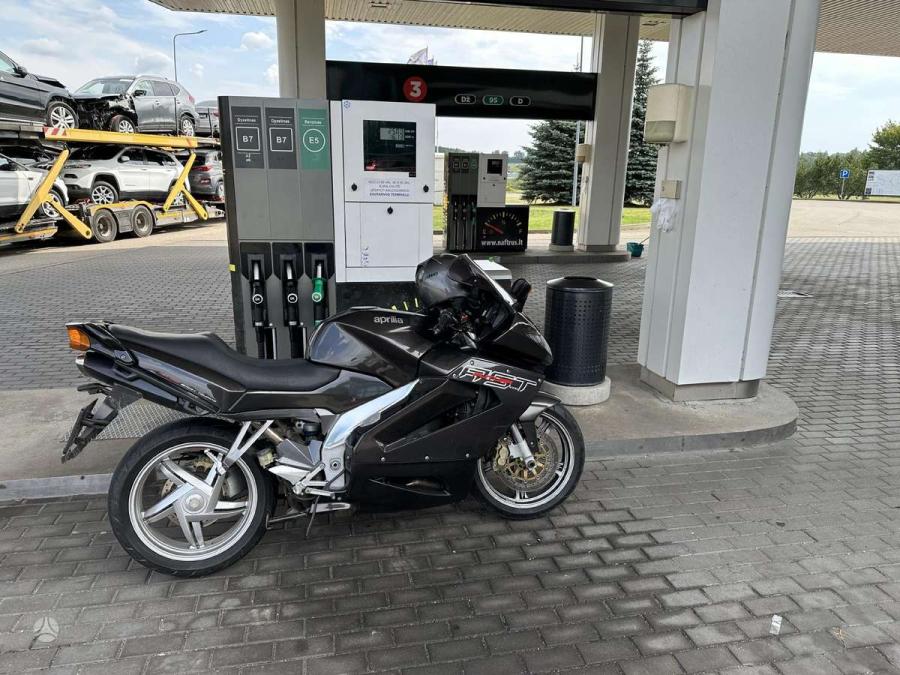 Grey Aprilia RST 2002 in Klaipeda, with an engine capacity of 1.00 L and mileage of 63 thousand km for 2400 €, photo 2 on AUTOMOTO.COM.LV