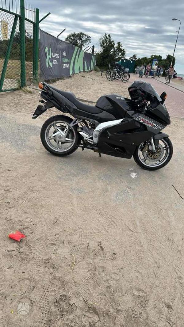 Pelēks Aprilia RST 2002 Klaipėda, ar dzinēja tilpumu 1.00 L un nobraukumu 63 tūkst. km par 2400 €, foto 9 vietnē AUTOMOTO.COM.LV