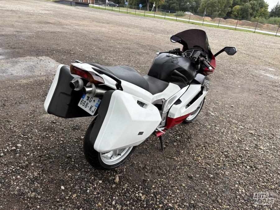 Aprilia RST 2003 Kelmė, ar dzinēja tilpumu 1.00 L un nobraukumu 71 tūkst. km par 1330 €, foto 4 vietnē AUTOMOTO.COM.LV