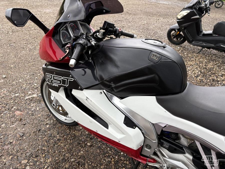 Aprilia RST 2003 Kelmė, ar dzinēja tilpumu 1.00 L un nobraukumu 71 tūkst. km par 1330 €, foto 10 vietnē AUTOMOTO.COM.LV