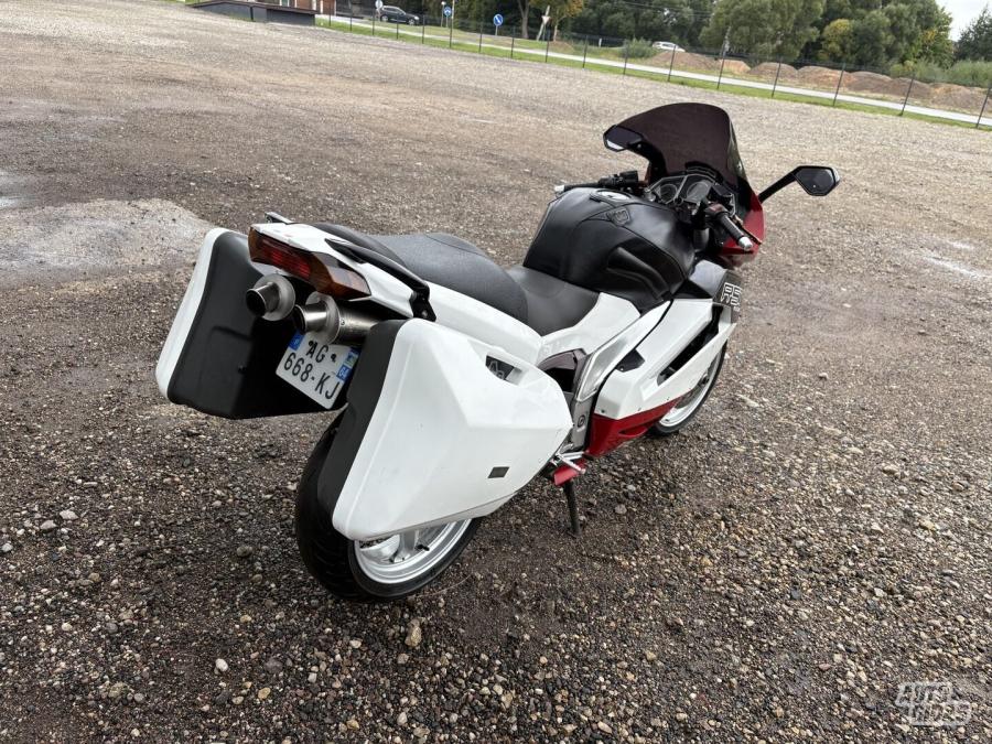 Aprilia RST 2003 Kelmė, ar dzinēja tilpumu 1.00 L un nobraukumu 71 tūkst. km par 1330 €, foto 4 vietnē AUTOMOTO.COM.LV