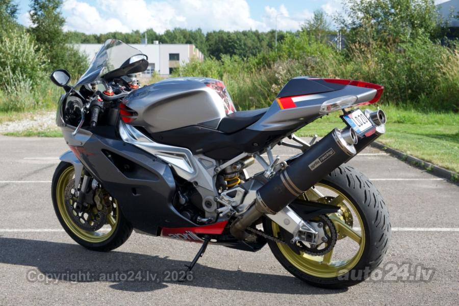 Grey Aprilia RSV 1000R 2004 in Tallinn, with an engine capacity of 1.00 L and mileage of 24 thousand km for 3999 €, photo 3 on AUTOMOTO.COM.LV
