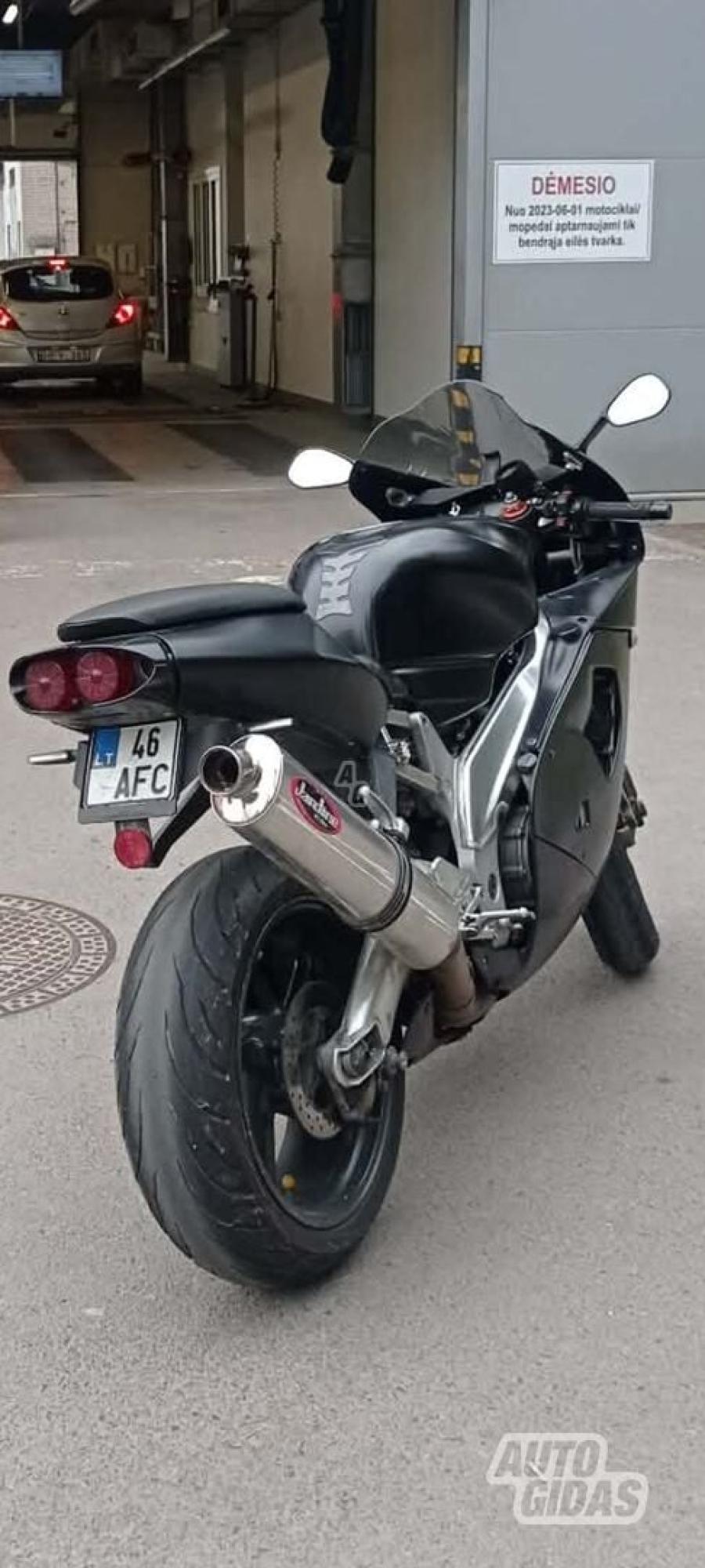 Melns Aprilia RSV 2000 Viļņa, ar dzinēja tilpumu 1.00 L un nobraukumu 0 tūkst. km par 1600 €, foto 1 vietnē AUTOMOTO.COM.LV