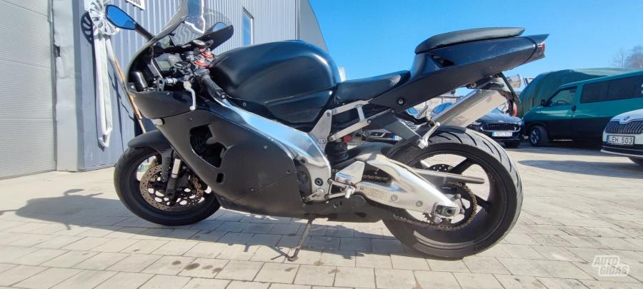 Black Aprilia RSV 2000 in Vilnius, with an engine capacity of 1.00 L and mileage of 0 thousand km for 1600 €, photo 1 on AUTOMOTO.COM.LV