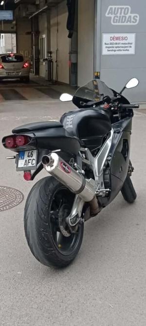 Black Aprilia RSV 2000 in Vilnius, with an engine capacity of 1.00 L and mileage of 0 thousand km for 1600 €, photo 5 on AUTOMOTO.COM.LV