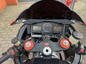 Черный Априлия RSV 2003 в Клайпеда, объемом двигателя 1.00 л и пробегом 41 тыс. км за 2100 €, фото 7 на AUTOMOTO.COM.LV