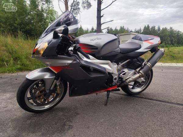 Pelēks Aprilia RSV 2004 Viļņa, ar dzinēja tilpumu 1.00 L un nobraukumu 14 tūkst. km par 2700 €, foto 5 vietnē AUTOMOTO.COM.LV