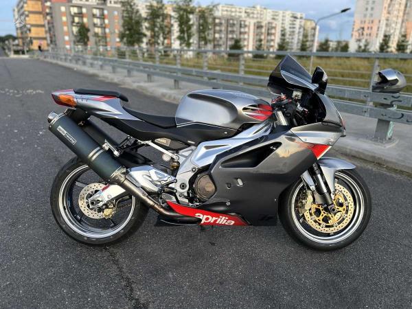 Aprilia RSV 2004 in Vilnius, with an engine capacity of 1.00 L and mileage of 14 thousand km for 2900 €, photo 2 on AUTOMOTO.COM.LV