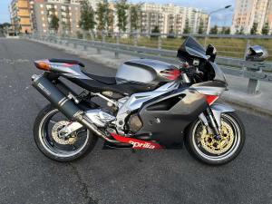 Aprilia RSV 2004 Viļņa, ar dzinēja tilpumu 1.00 L un nobraukumu 14 tūkst. km par 2900 €, foto 3 vietnē AUTOMOTO.COM.LV