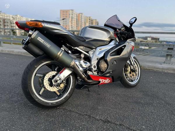 Aprilia RSV 2004 in Vilnius, with an engine capacity of 1.00 L and mileage of 14 thousand km for 2900 €, photo 3 on AUTOMOTO.COM.LV