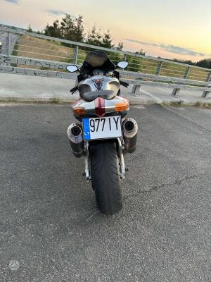 Aprilia RSV 2004 Viļņa, ar dzinēja tilpumu 1.00 L un nobraukumu 14 tūkst. km par 2900 €, foto 5 vietnē AUTOMOTO.COM.LV