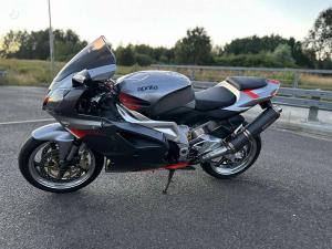 Aprilia RSV 2004 Viļņa, ar dzinēja tilpumu 1.00 L un nobraukumu 14 tūkst. km par 2900 €, foto 7 vietnē AUTOMOTO.COM.LV