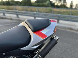 Aprilia RSV 2004 Viļņa, ar dzinēja tilpumu 1.00 L un nobraukumu 14 tūkst. km par 2900 €, foto 13 vietnē AUTOMOTO.COM.LV