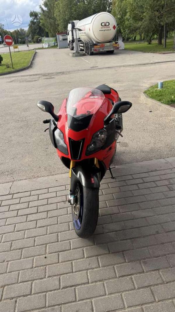 Априлия RSV 2006 в Шяуляй, объемом двигателя 1.00 л и пробегом 55 тыс. км за 3500 €, фото 8 на AUTOMOTO.COM.LV