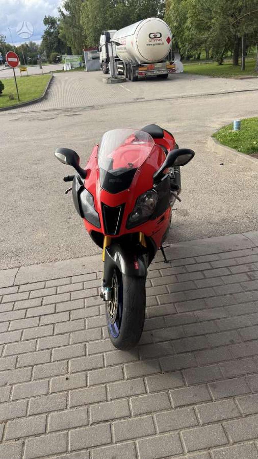 Априлия RSV 2006 в Шяуляй, объемом двигателя 1.00 л и пробегом 55 тыс. км за 3500 €, фото 8 на AUTOMOTO.COM.LV