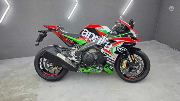 Aprilia RSV 2010 Kauņa, ar dzinēja tilpumu 1.00 L un nobraukumu 16 tūkst. km par 8000 €, foto 2 vietnē AUTOMOTO.COM.LV