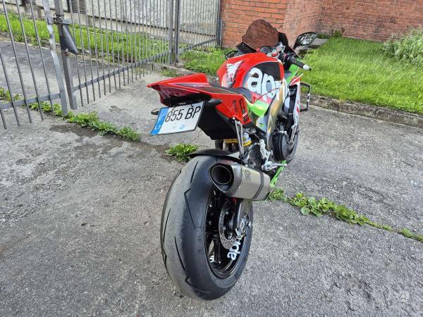 Aprilia RSV 2010 Kauņa, ar dzinēja tilpumu 1.00 L un nobraukumu 16 tūkst. km par 8000 €, foto 3 vietnē AUTOMOTO.COM.LV