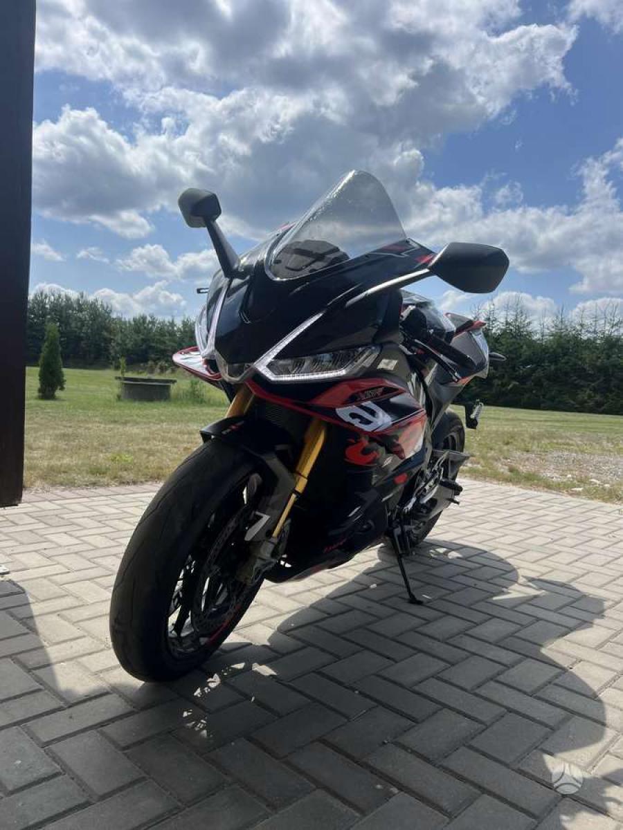 Aprilia RSV 2022 in Birstonas, with an engine capacity of 1.10 L and mileage of 9 thousand km for 14299 €, photo 1 on AUTOMOTO.COM.LV