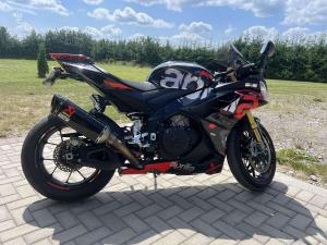 Aprilia RSV 2022 in Birstonas, with an engine capacity of 1.10 L and mileage of 9 thousand km for 14299 €, photo 5 on AUTOMOTO.COM.LV