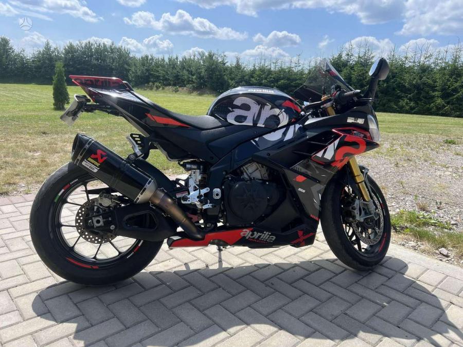 Aprilia RSV 2022 in Birstonas, with an engine capacity of 1.10 L and mileage of 9 thousand km for 14299 €, photo 5 on AUTOMOTO.COM.LV