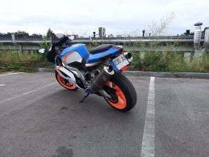Red Aprilia RSV 2005 in Vilnius, with an engine capacity of 1.00 L and mileage of 34 thousand km for 2000 €, photo 3 on AUTOMOTO.COM.LV