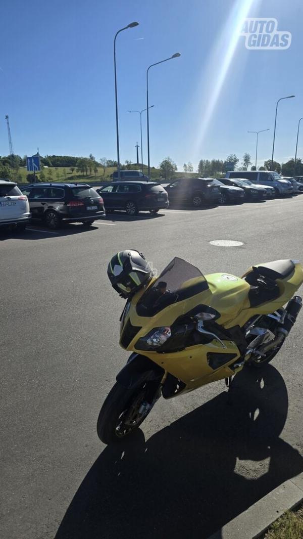 Dzeltens Aprilia RSV 2006 Šauļi, ar dzinēja tilpumu 1.00 L un nobraukumu 26 tūkst. km par 3500 €, foto 3 vietnē AUTOMOTO.COM.LV