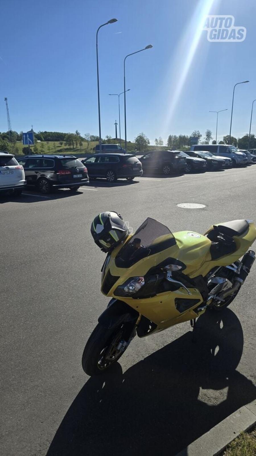 Dzeltens Aprilia RSV 2006 Šauļi, ar dzinēja tilpumu 1.00 L un nobraukumu 26 tūkst. km par 3500 €, foto 3 vietnē AUTOMOTO.COM.LV