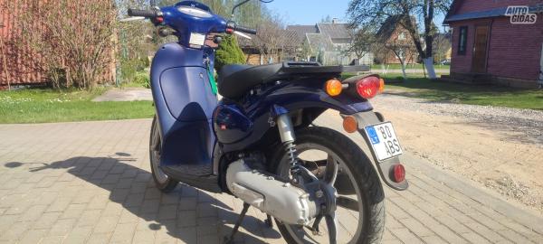 Blue Aprilia Scarabeo 2007 in Utena, with an engine capacity of 0.05 L and mileage of 11 thousand km for 500 €, photo 2 on AUTOMOTO.COM.LV