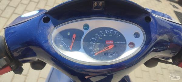Blue Aprilia Scarabeo 2007 in Utena, with an engine capacity of 0.05 L and mileage of 11 thousand km for 500 €, photo 7 on AUTOMOTO.COM.LV