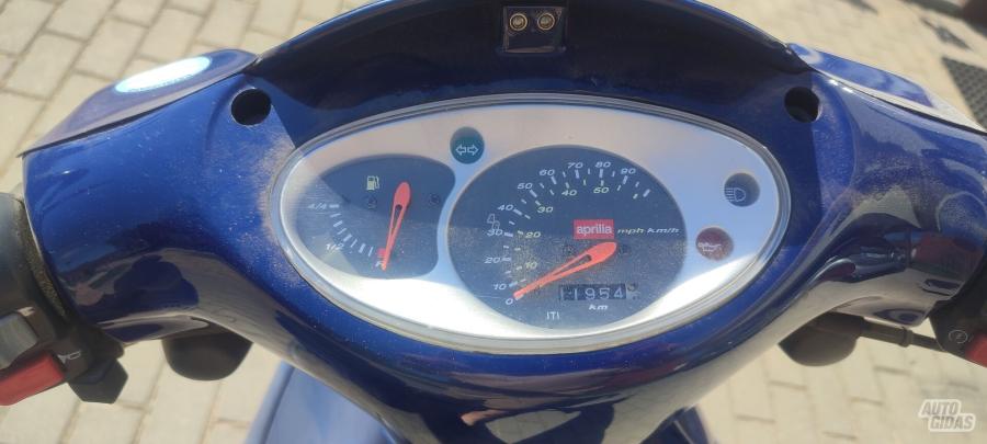 Blue Aprilia Scarabeo 2007 in Utena, with an engine capacity of 0.05 L and mileage of 11 thousand km for 500 €, photo 8 on AUTOMOTO.COM.LV