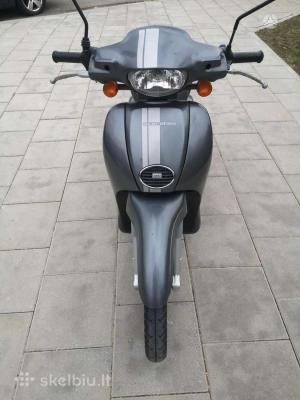 Pelēks Aprilia Scarabeo 2006 Viļņa, ar dzinēja tilpumu 49.00 L un nobraukumu 11 tūkst. km par 900 €, foto 4 vietnē AUTOMOTO.COM.LV