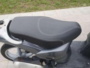 Pelēks Aprilia Scarabeo 2006 Viļņa, ar dzinēja tilpumu 49.00 L un nobraukumu 11 tūkst. km par 900 €, foto 10 vietnē AUTOMOTO.COM.LV