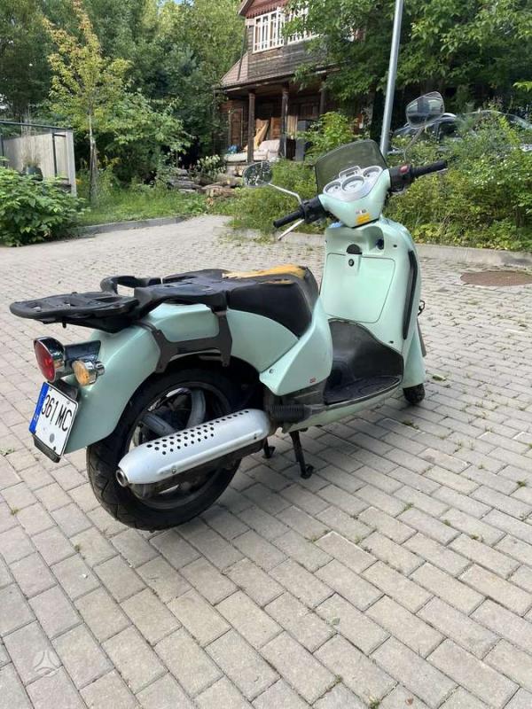 Aprilia Scarabeo 1999 in Vilnius, with an engine capacity of 0.13 L and mileage of 36 thousand km for 800 €, photo 3 on AUTOMOTO.COM.LV