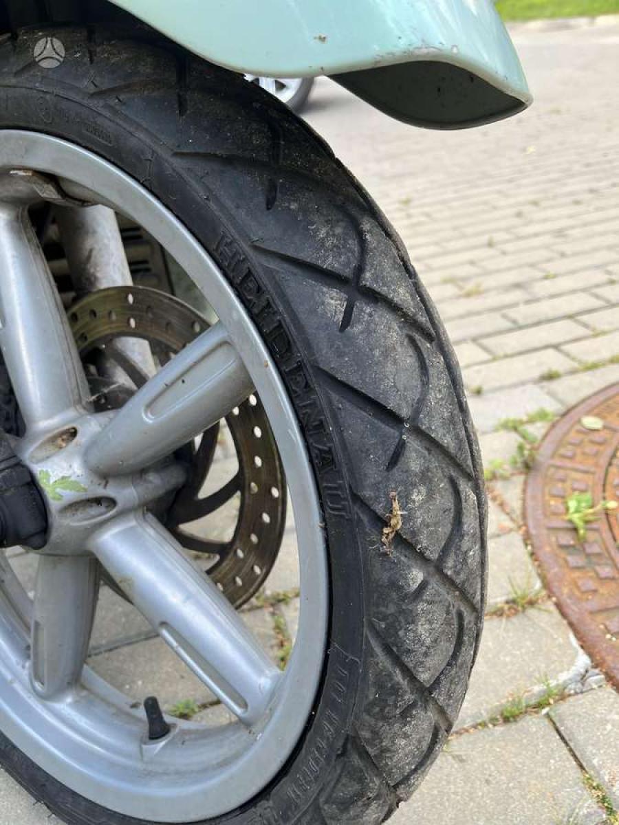 Aprilia Scarabeo 1999 in Vilnius, with an engine capacity of 0.13 L and mileage of 36 thousand km for 800 €, photo 9 on AUTOMOTO.COM.LV