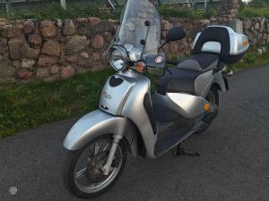 Aprilia Scarabeo 2002 in Vilnius, with an engine capacity of 0.20 L and mileage of 30 thousand km for 670 €, photo  on AUTOMOTO.COM.LV