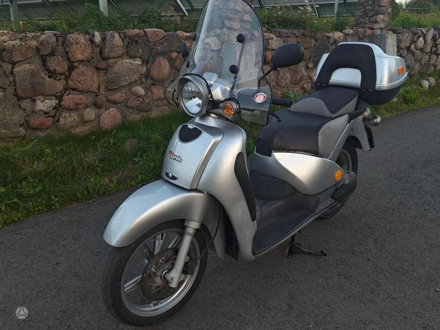 Aprilia Scarabeo 2002 in Vilnius, with an engine capacity of 0.20 L and mileage of 30 thousand km for 670 €, photo 1 on AUTOMOTO.COM.LV