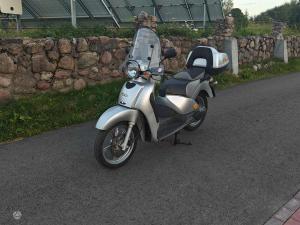 Aprilia Scarabeo 2002 in Vilnius, with an engine capacity of 0.20 L and mileage of 30 thousand km for 670 €, photo 8 on AUTOMOTO.COM.LV