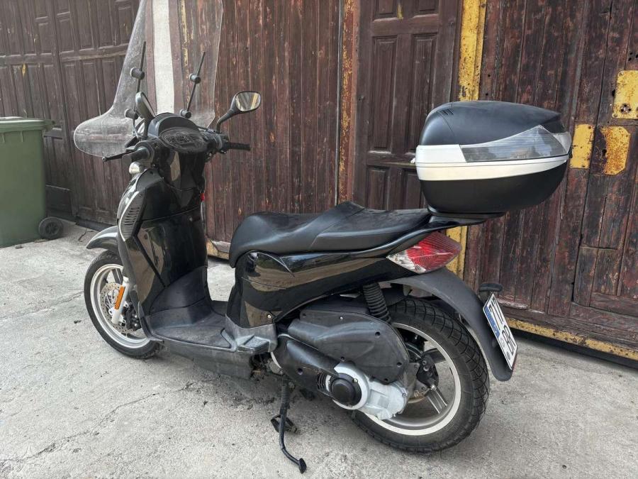 Aprilia Scarabeo 2013 in Vievis, with an engine capacity of 0.18 L and mileage of 20 thousand km for 1050 €, photo 3 on AUTOMOTO.COM.LV