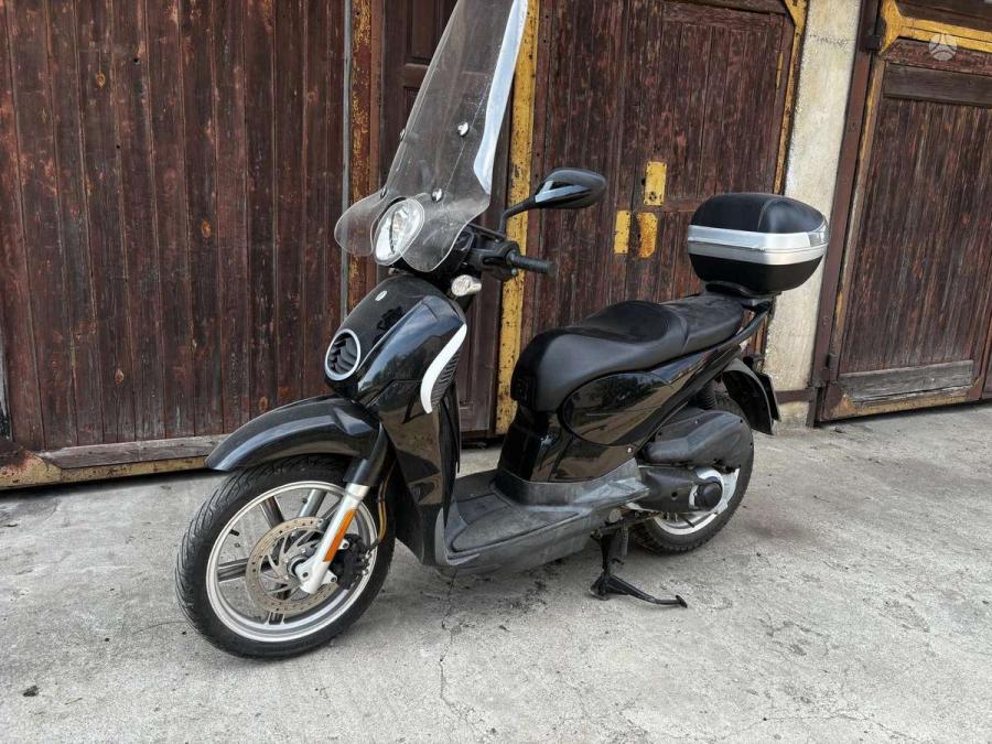 Aprilia Scarabeo 2013 in Vievis, with an engine capacity of 0.18 L and mileage of 20 thousand km for 1050 €, photo 4 on AUTOMOTO.COM.LV