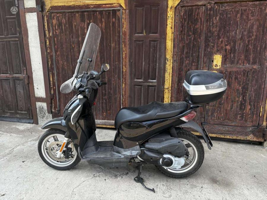 Aprilia Scarabeo 2013 in Vievis, with an engine capacity of 0.18 L and mileage of 20 thousand km for 1050 €, photo 5 on AUTOMOTO.COM.LV