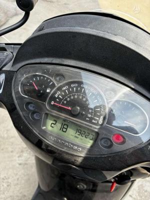 Aprilia Scarabeo 2013 in Vievis, with an engine capacity of 0.18 L and mileage of 20 thousand km for 1050 €, photo 7 on AUTOMOTO.COM.LV