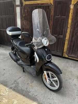 Aprilia Scarabeo 2013 in Vievis, with an engine capacity of 0.18 L and mileage of 20 thousand km for 1050 €, photo 10 on AUTOMOTO.COM.LV