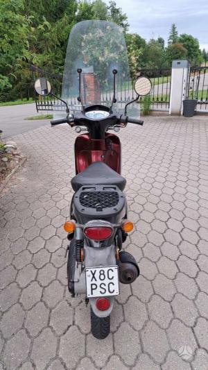Red Aprilia Scarabeo 2008 in Pasvalys, with an engine capacity of 49.00 L and mileage of 18 thousand km for 1150 €, photo 8 on AUTOMOTO.COM.LV